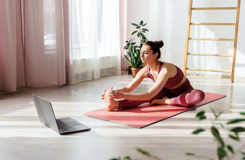 5 ασκήσεις stretching για όλο το σώμα | Vita.gr