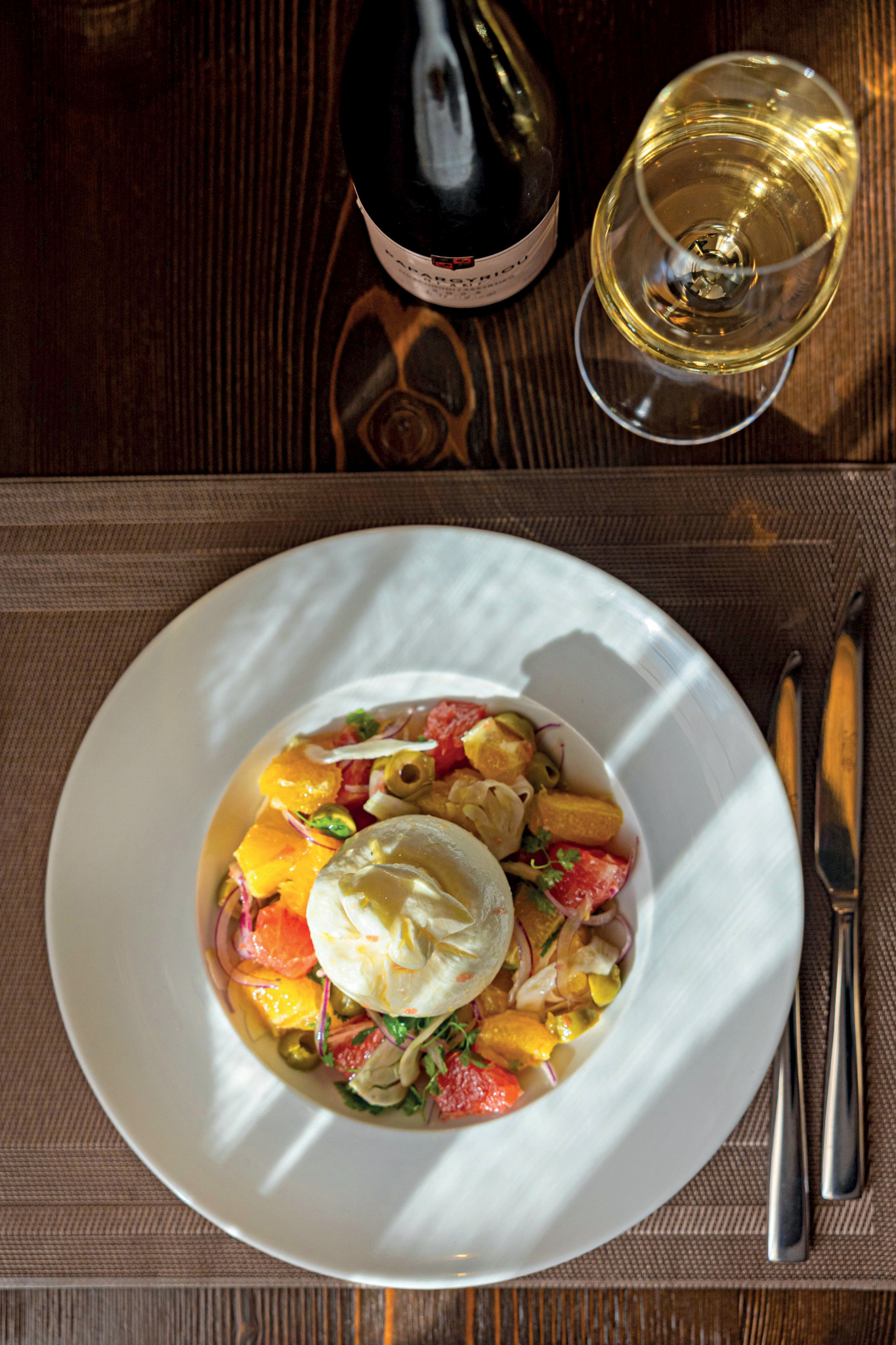 Νερατζοσαλάτα με μπουράτα | Vita.gr