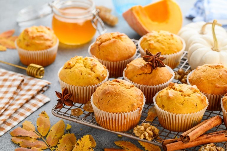 Αλμυρά muffins με κολοκυθάκια | Vita.gr